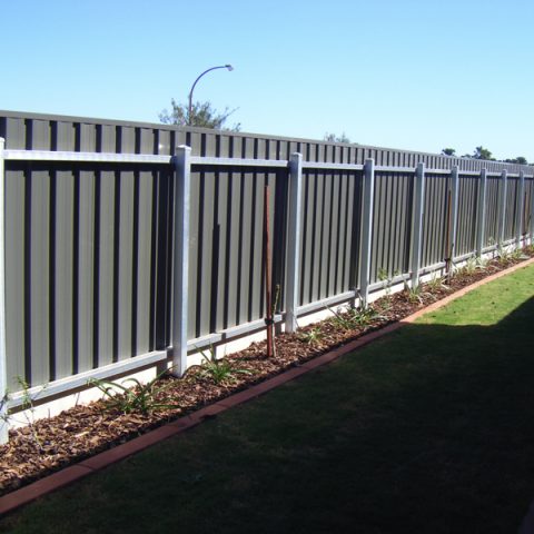 Colorbond Fencing - Menzies Contracting